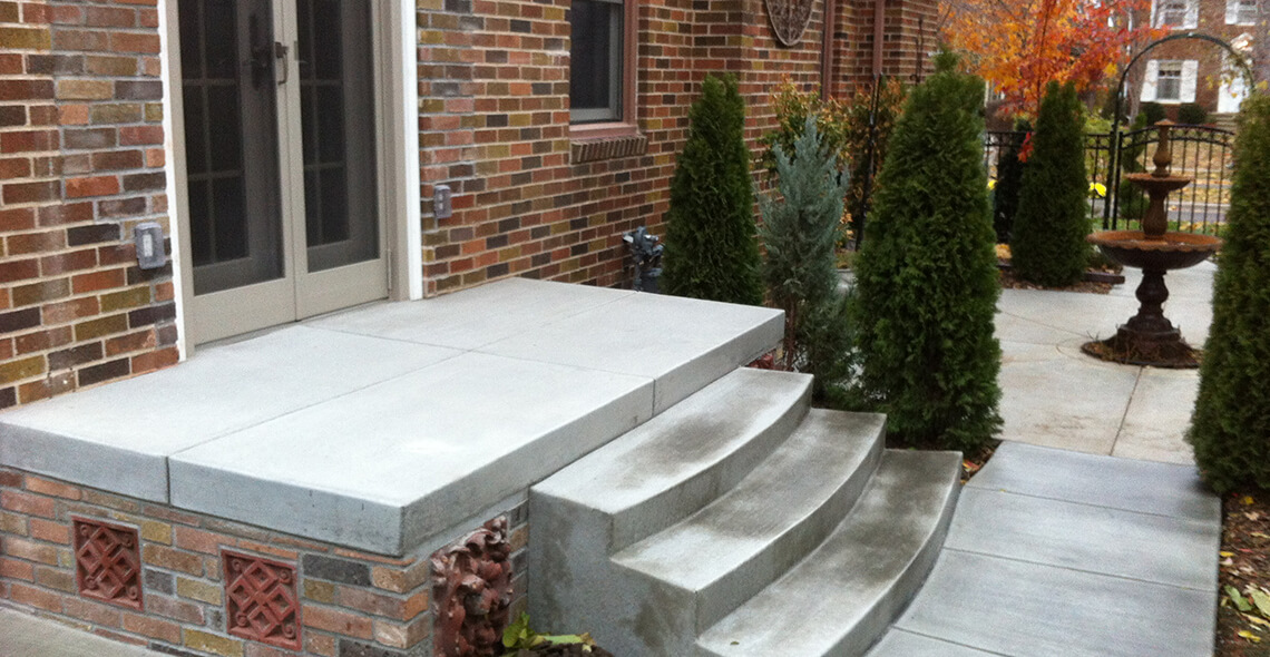 Entrance Concrete Walls